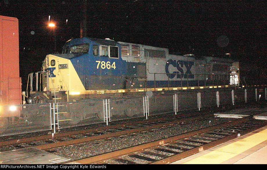CSX C40-8W #7864 on Q301-26